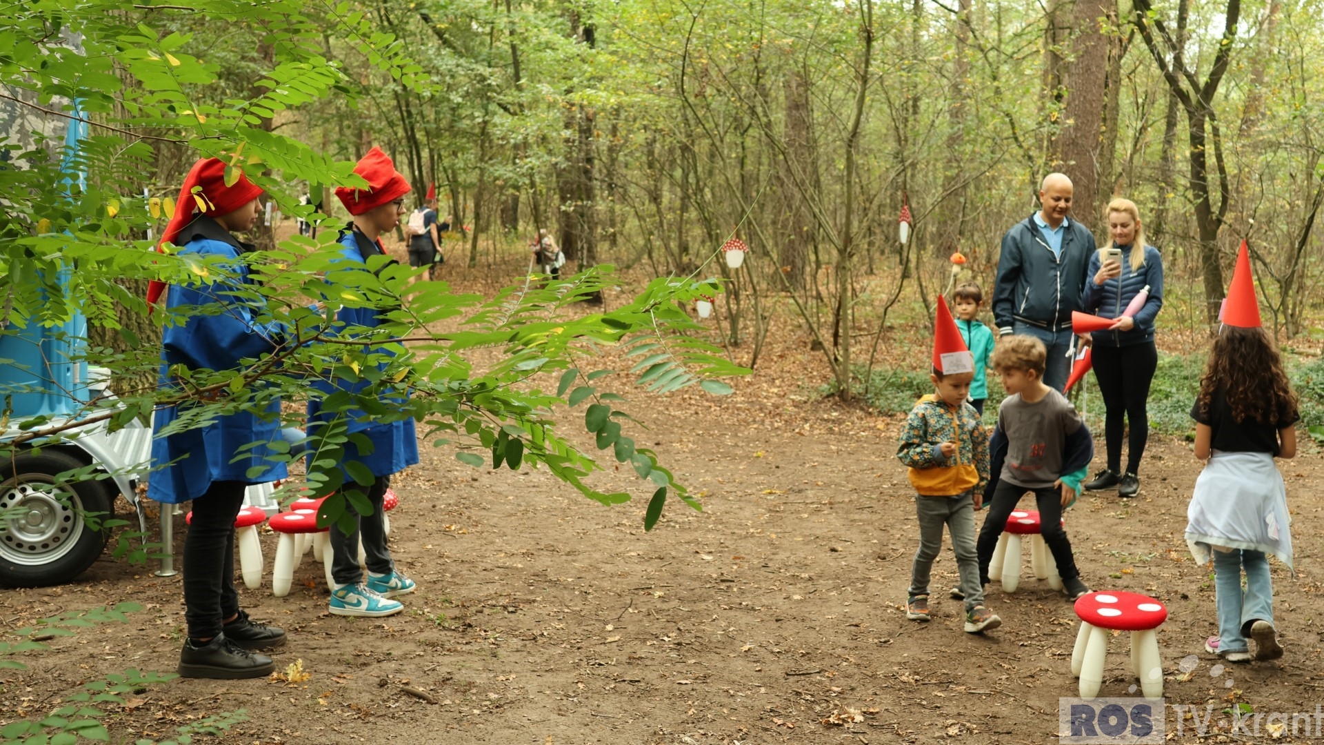 Zingend-door-het-SJV-kabouterbos-08.JPG – TV-krant