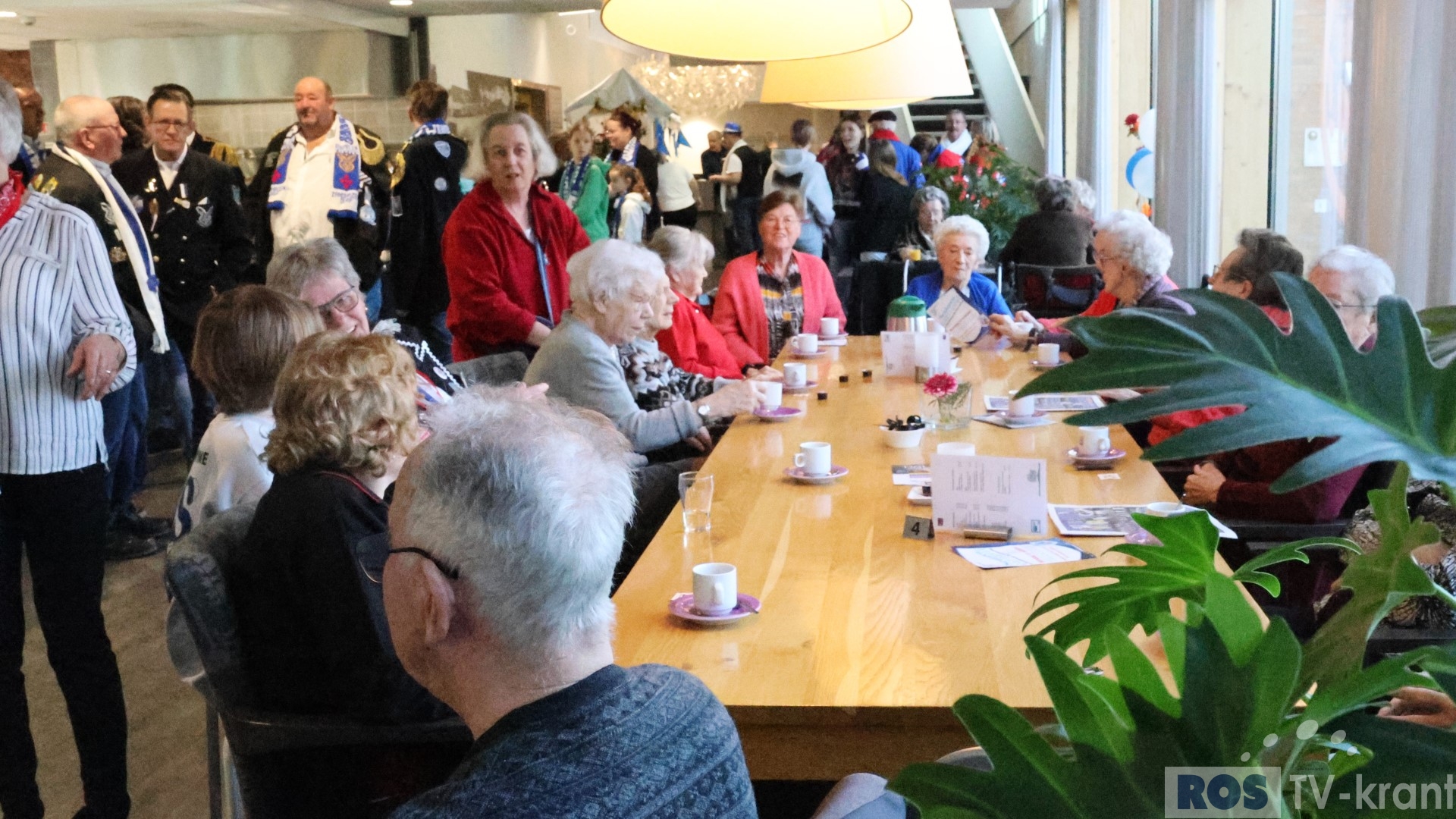 Dur-mekaar-vur-mekaar-op-de-Annenborch-04.JPG – TV-krant