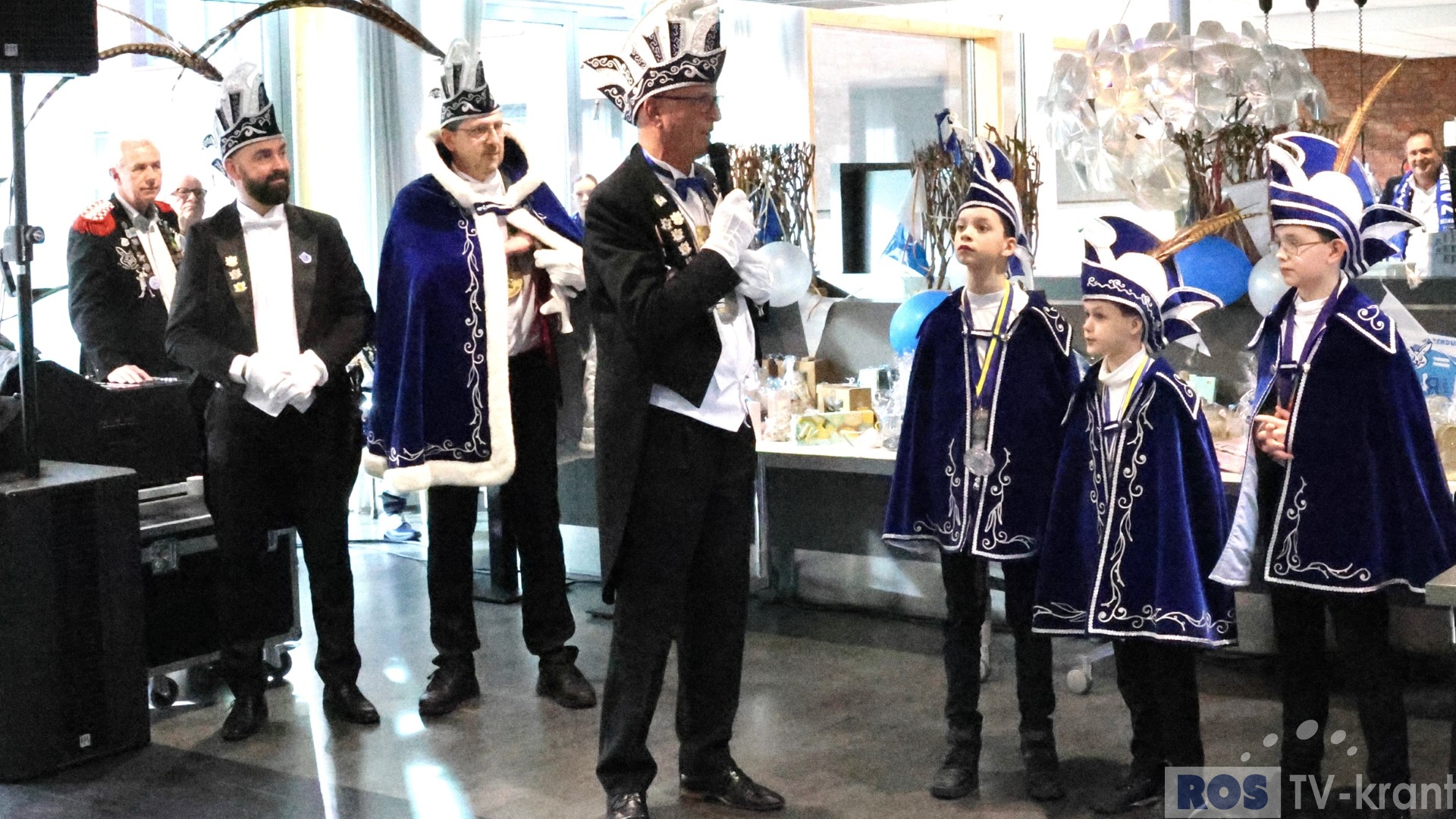 Dur-mekaar-vur-mekaar-op-de-Annenborch-10.JPG – TV-krant