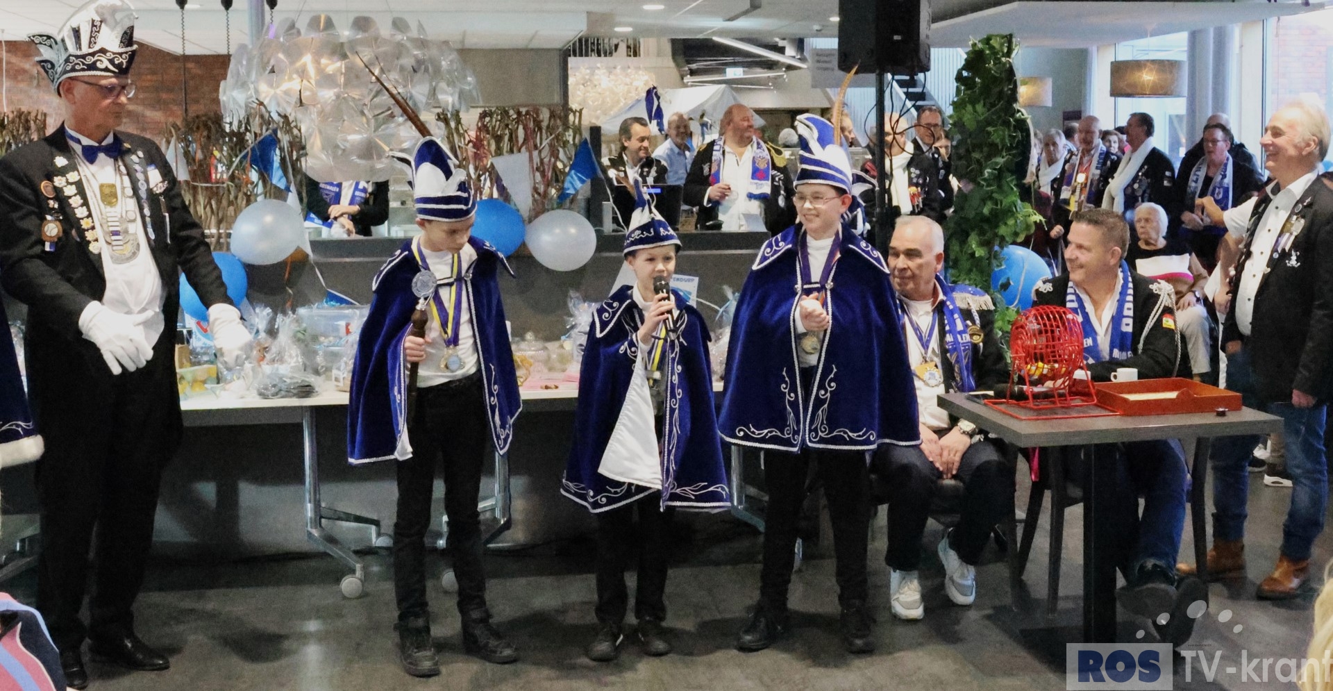 Dur-mekaar-vur-mekaar-op-de-Annenborch-11.JPG – TV-krant