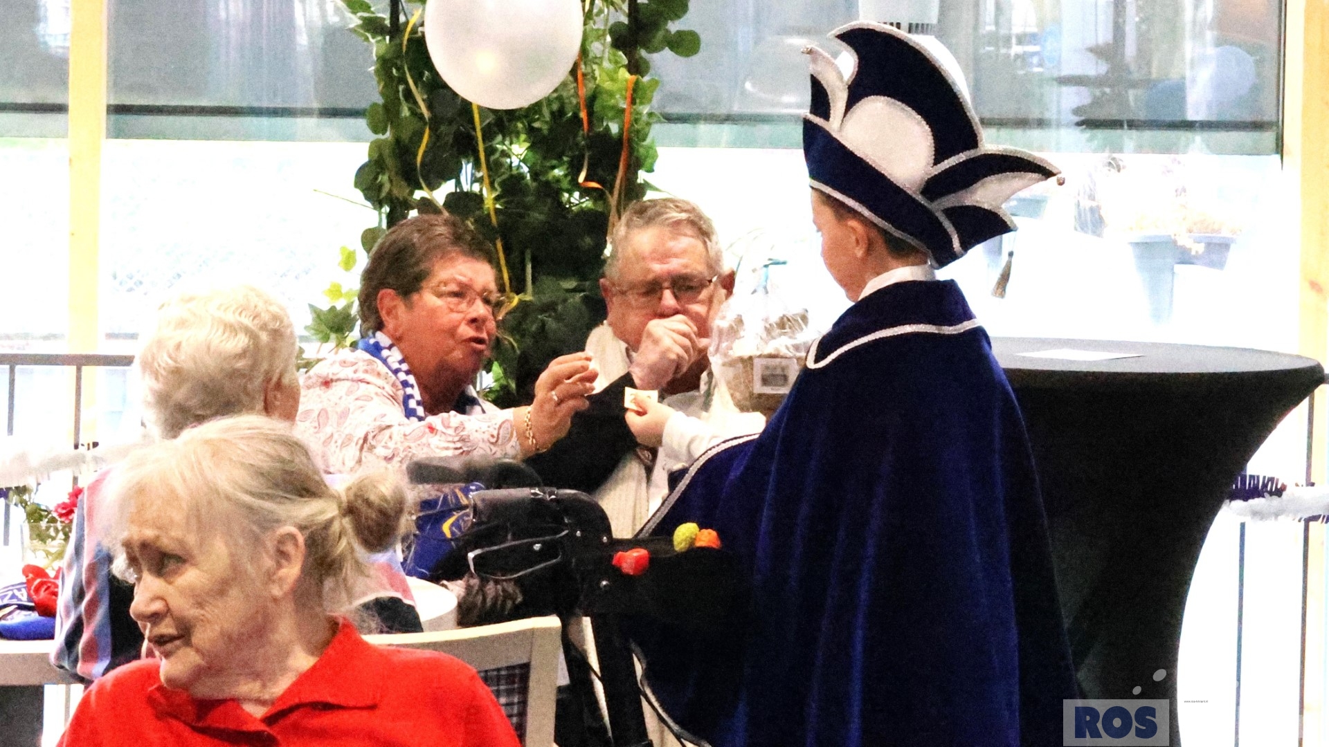 Dur-mekaar-vur-mekaar-op-de-Annenborch-20.JPG – TV-krant