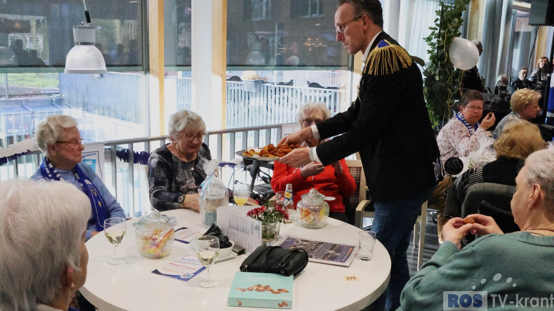 Dur-mekaar-vur-mekaar-op-de-Annenborch-21.JPG – TV-krant